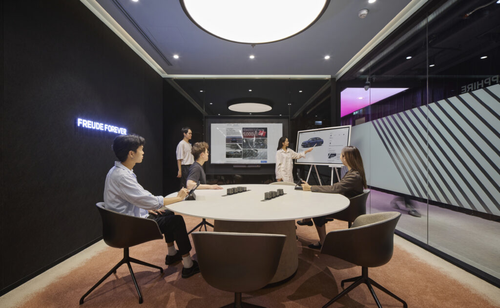 BMW Bangkok Office - YAAF Design Office design